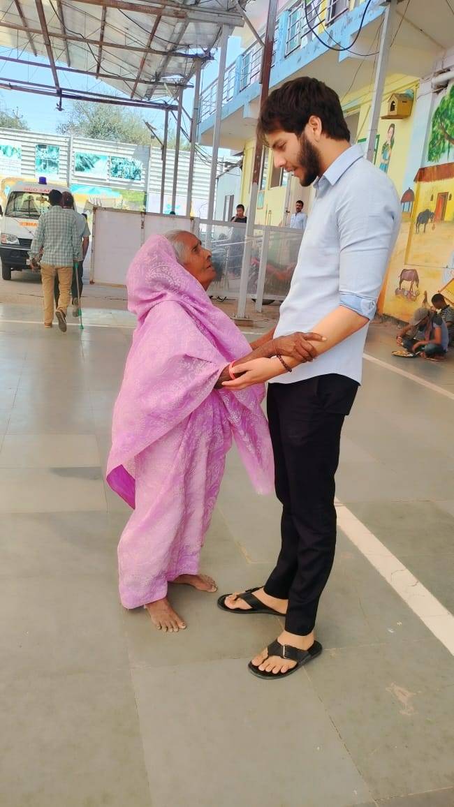 Jas Kalra Turns Compassion into Action with Free Shelters for Thousands ...